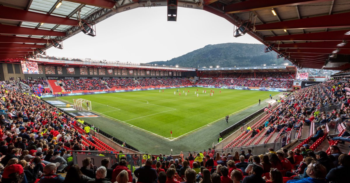 Spiller landskamp på Stadion / Brann